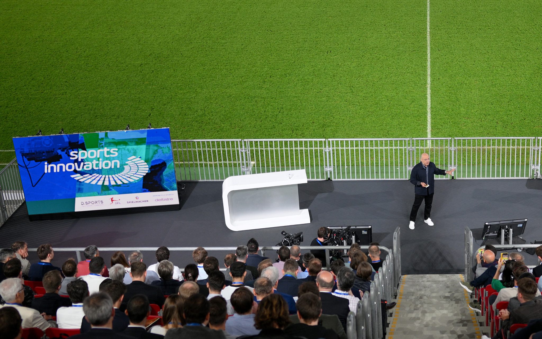 Machine Learning and AI | Keynote Speaker | Shelly Palmer